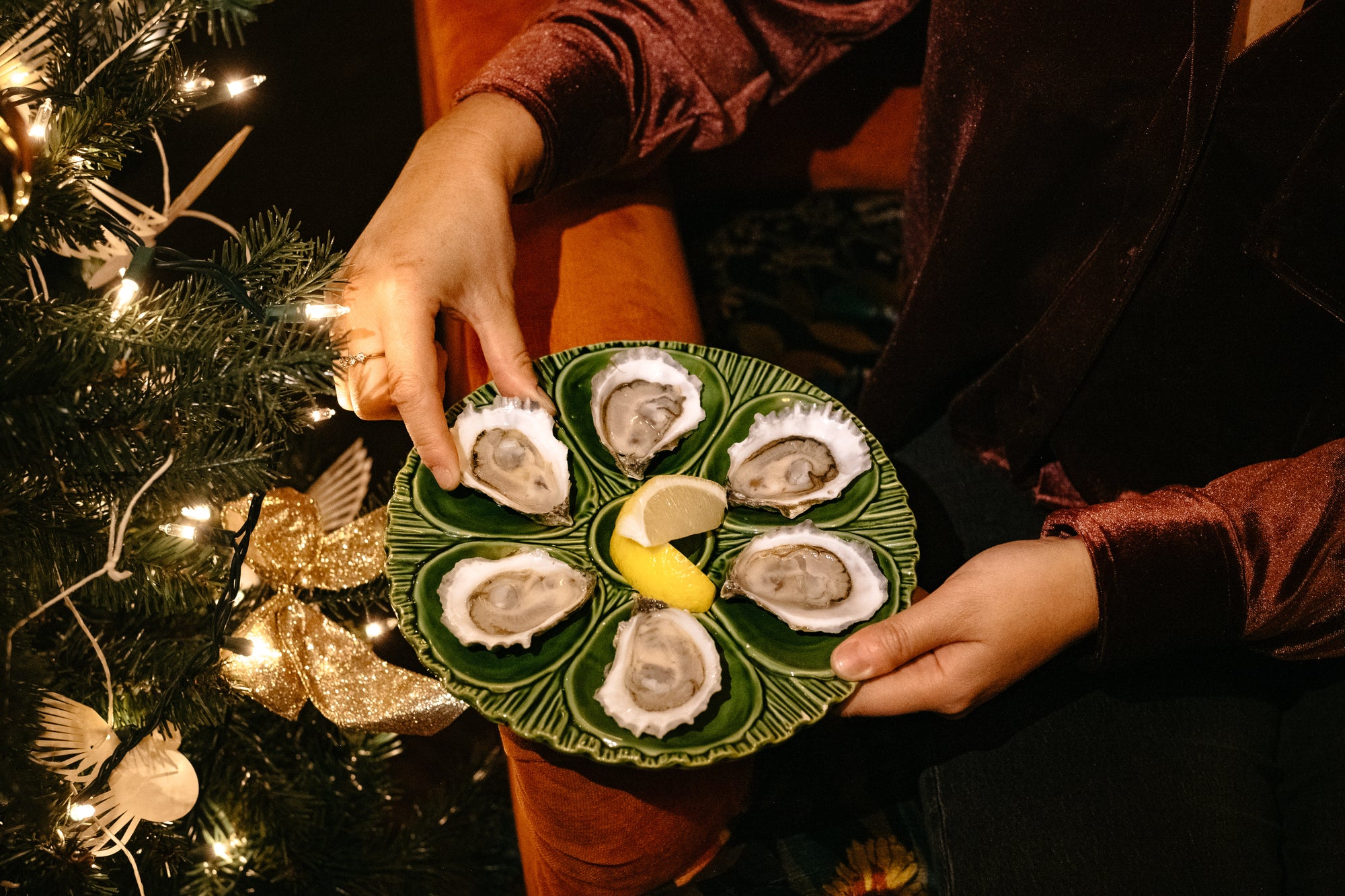 Island Creek Raw Bar Boston Seaport - Island Creek Oysters | Buy ...